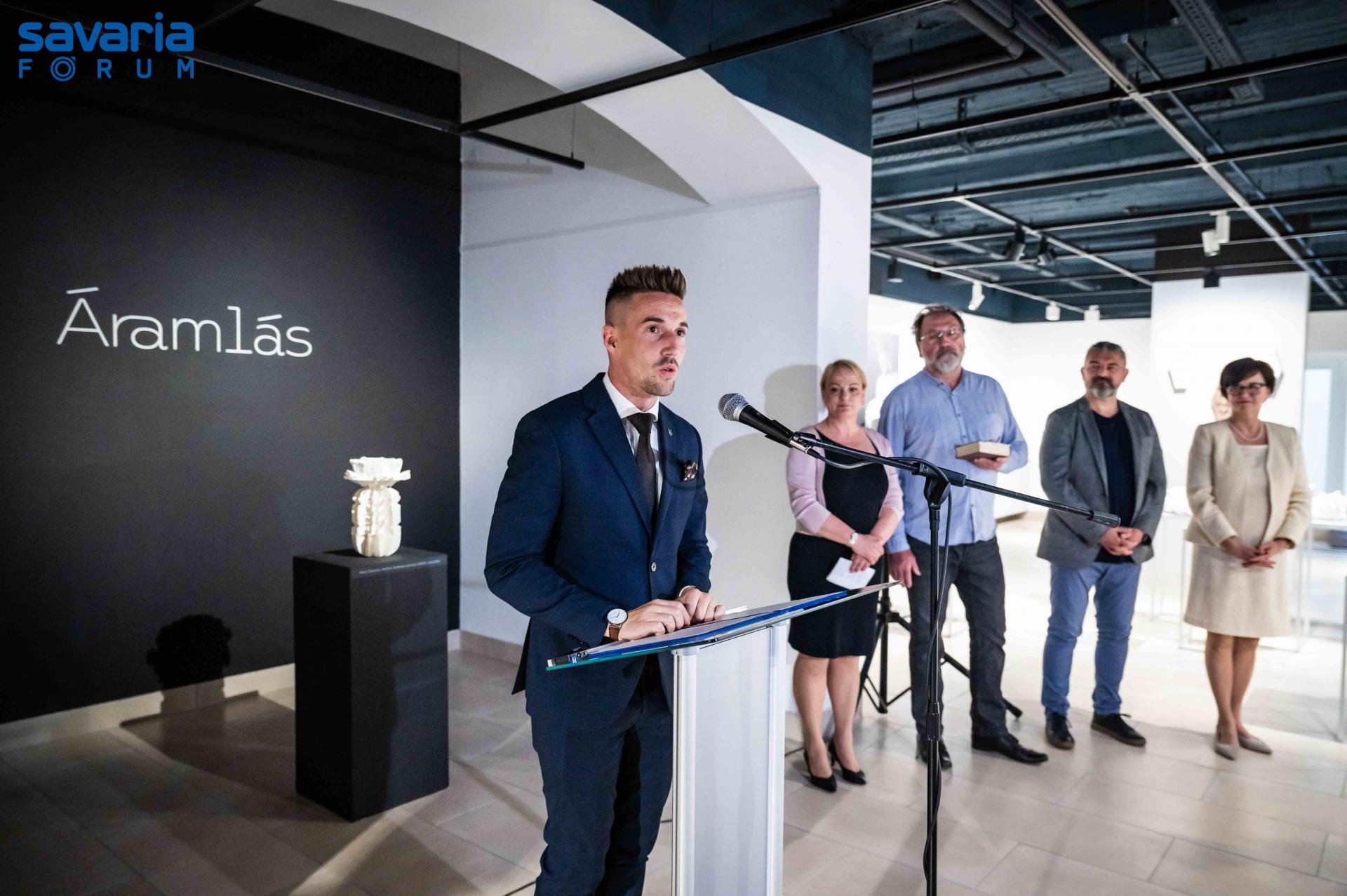 "Mércém a bátorság s a szépség" – Simon Zsolt József alkotásaiból nyílt ...