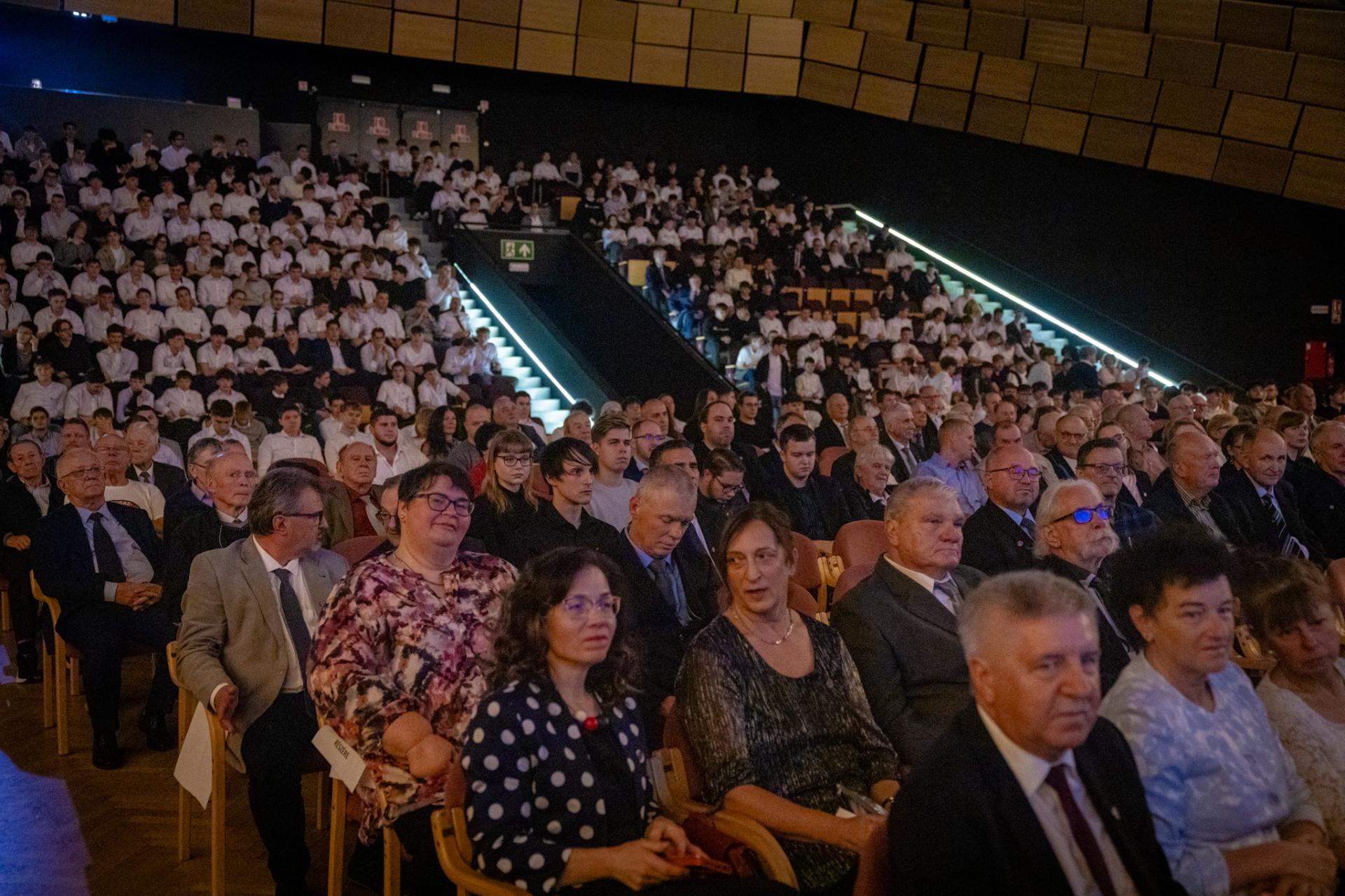 Boldog születésnapot, Gépipari! – 75 éves jubileumát ünnepelte Szombathely ikonikus középiskolája