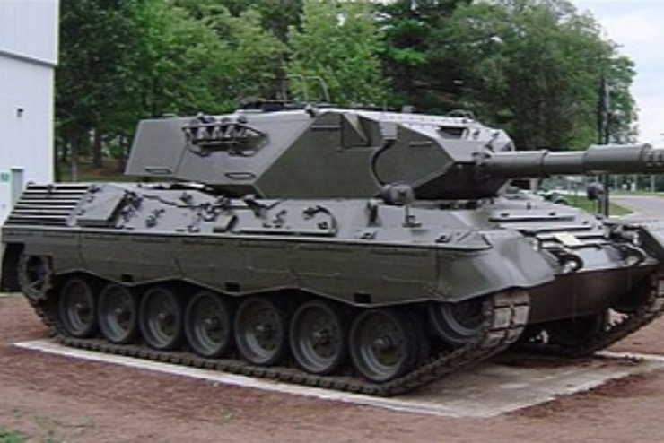 Leopard harckocsikkal gyakorolnak ukrán katonák Lengyelországban