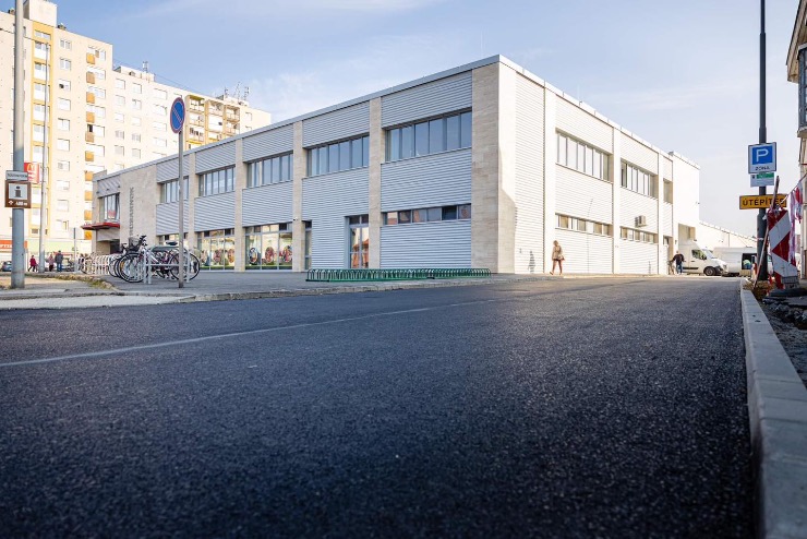 Befejeződött a Szombathely Városi Vásárcsarnok déli oldalán lévő út ...