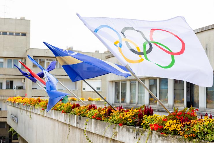 Olimpiai lobogó a Szombathelyi Városházán
