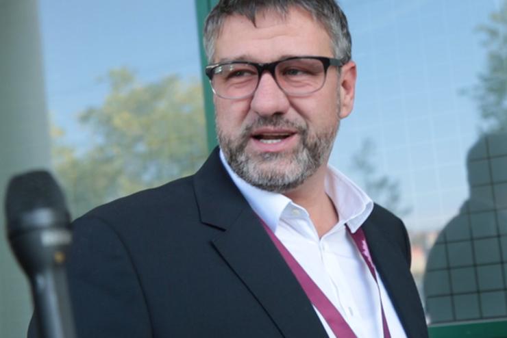 Megeredt Simonka nyelve, így működhet belülről a Fidesz