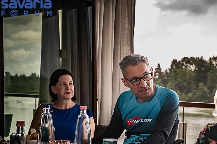 Ez a nap is eljött: először vezethetett autót súlyos balesete óta dr ...